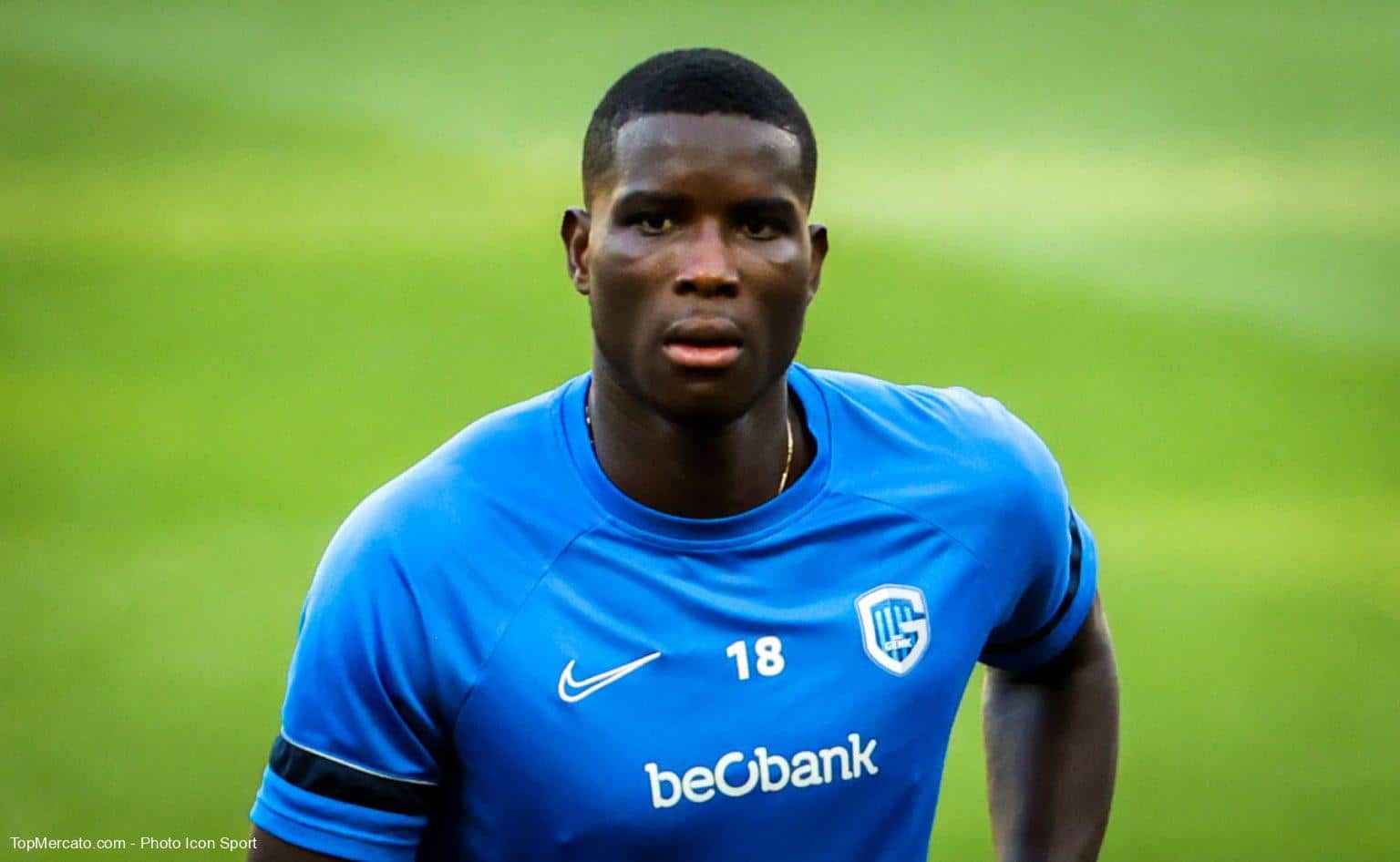 Mercato – Belgique : ciblé par l’OL, Onuachu rempile à Genk