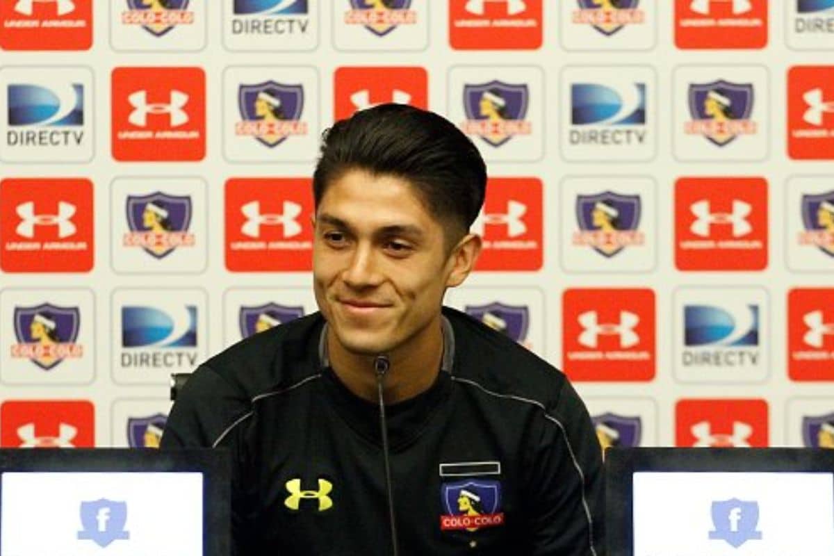 Todos los futbolistas que jugaron en Colo Colo y la u de Chile