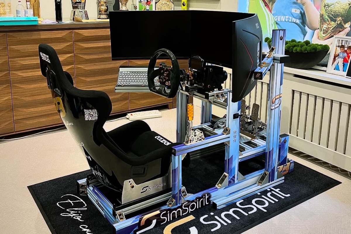 ¿Cuánto cuesta el lujoso simulador de autos del Dibu Martínez?