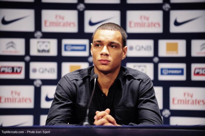 Van der Wiel, une vraie énigme au PSG