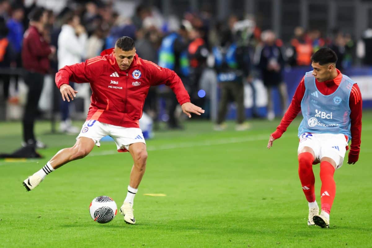 Alexis Sánchez es el mentor de Darío Osorio en La Roja