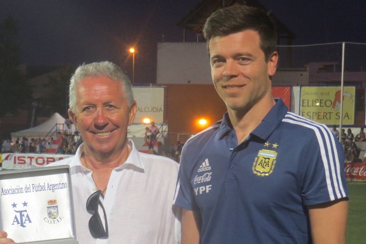 ¿Quién es Esteban Solari, el DT que fue presentado en Everton?