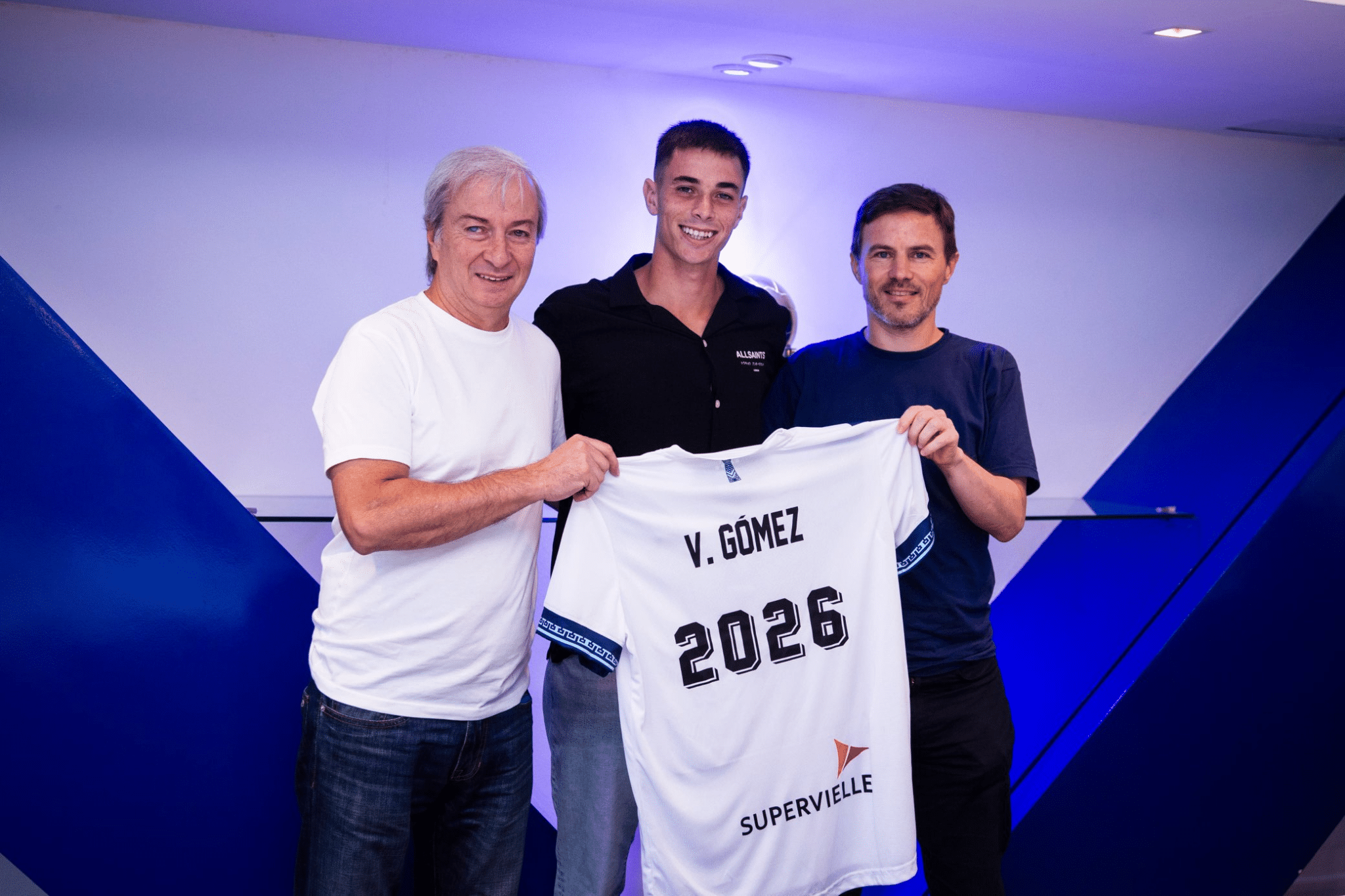 Cómo juega Valentín Gómez, el capitán de Vélez que renovó contrato