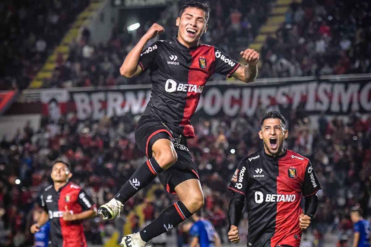 Jefferson Cáceres El Héroe En La Victoria De Melgar Ante Mannucci