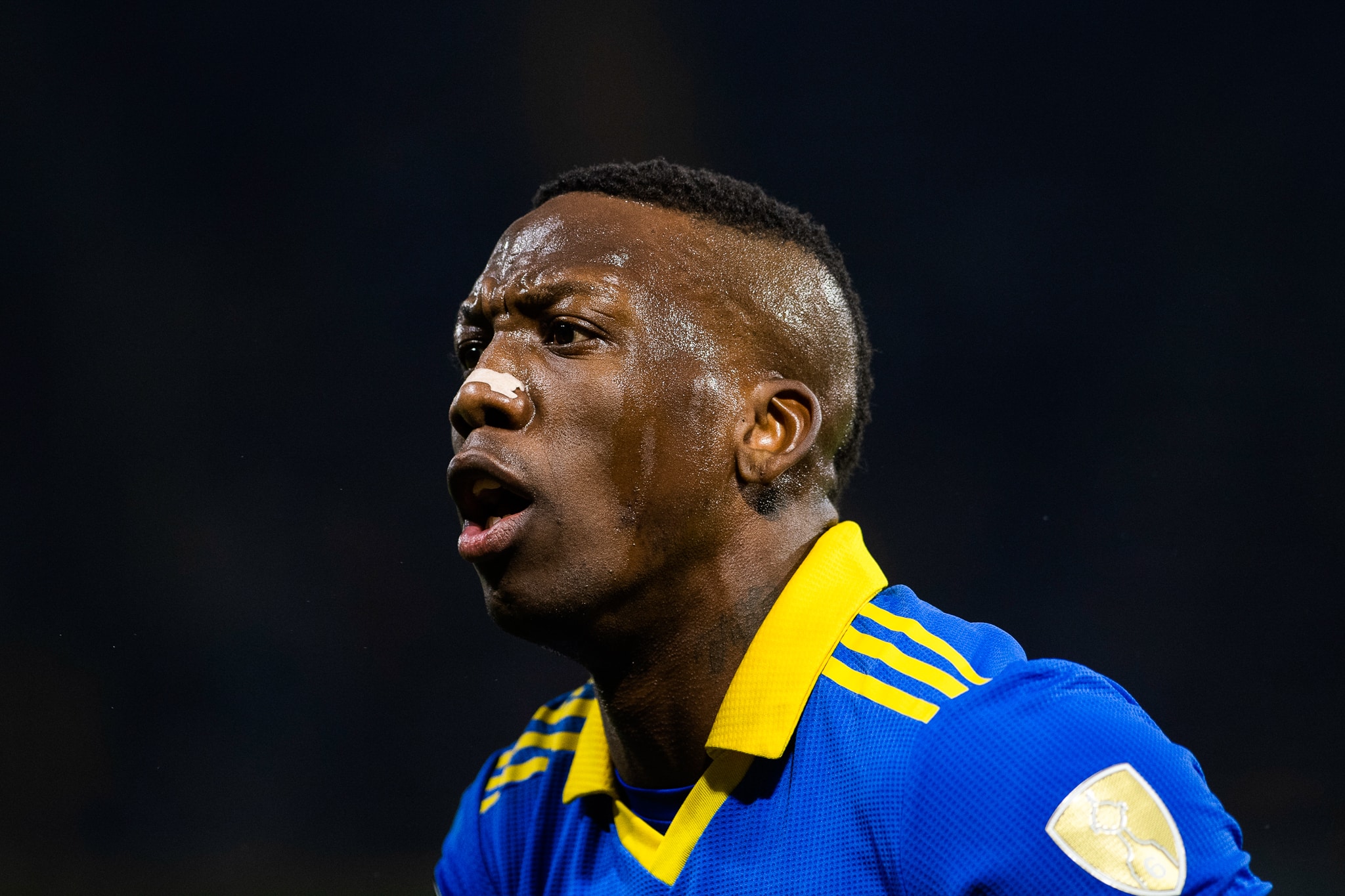 Luis Advíncula sigue en Boca hasta 2026